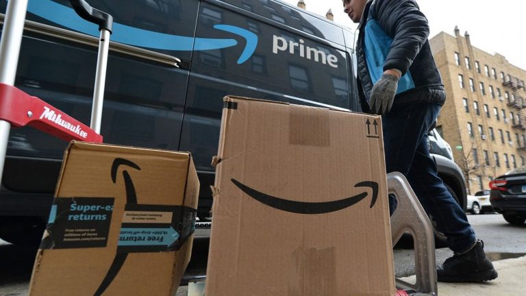 From A to Z： The Story Behind Amazon’s Logo and its Impact - Free AI ...